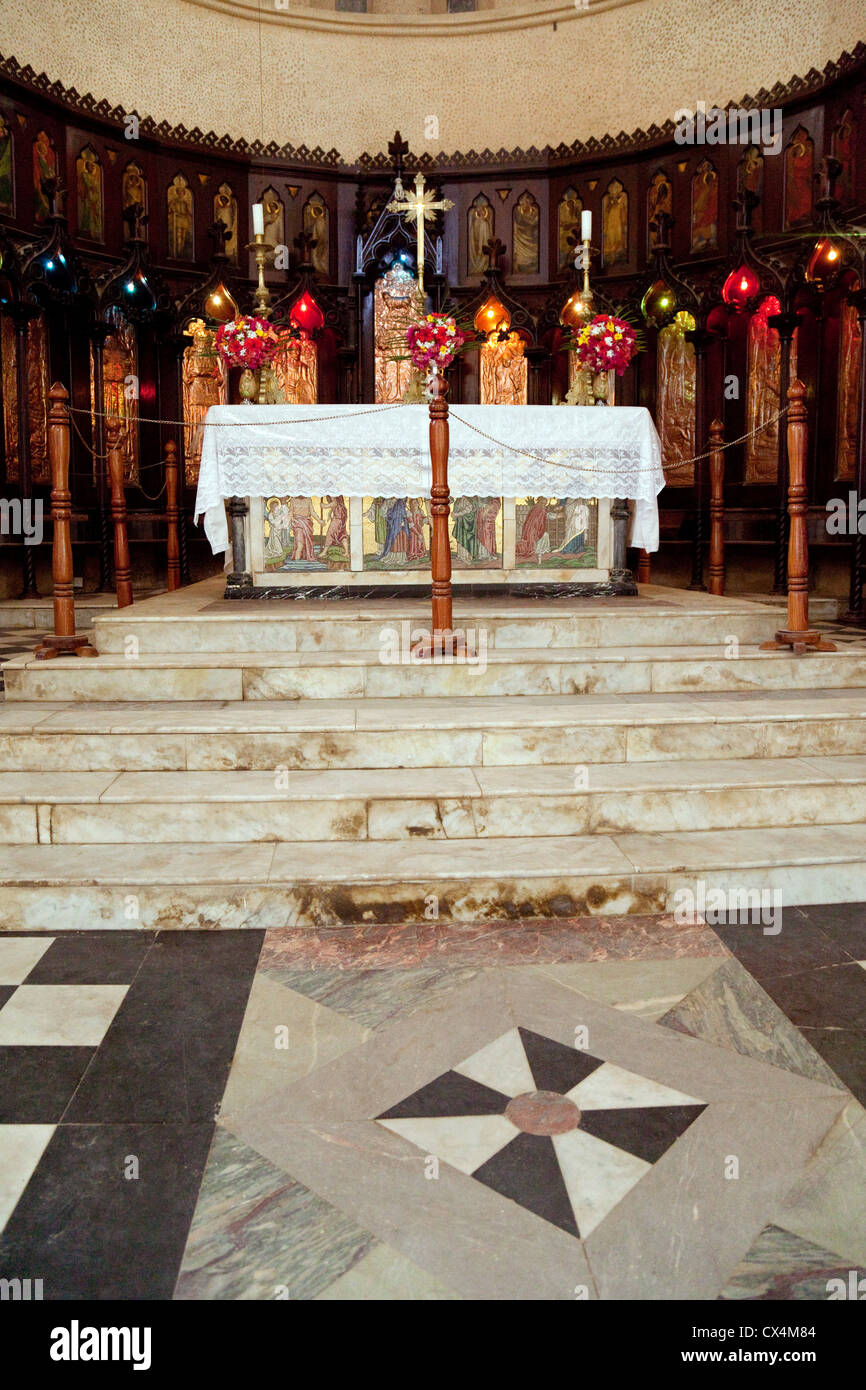 The altar, the Anglican cathedral of Christ Church, Stone Town Zanzibar ...