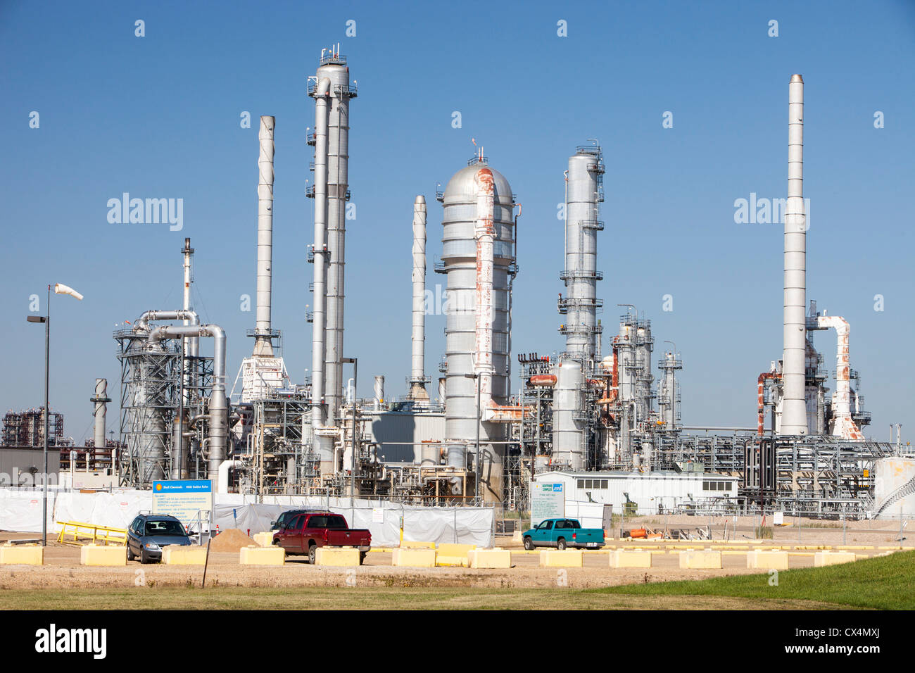 The Shell Scotforth plant which takes bitumen extracted from the tar ...