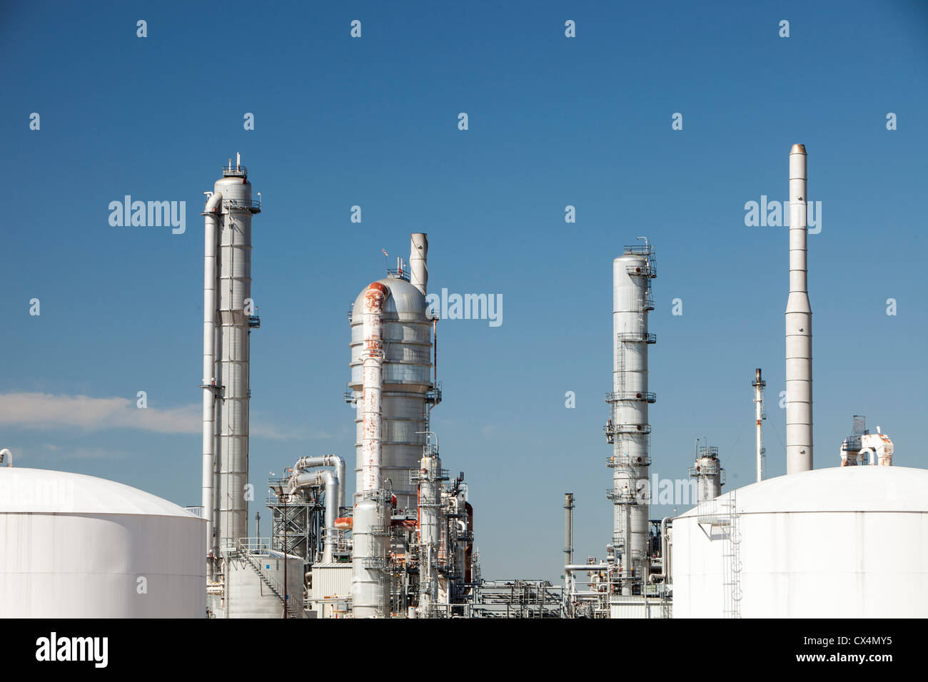 The Shell Scotforth plant which takes bitumen extracted from the tar ...