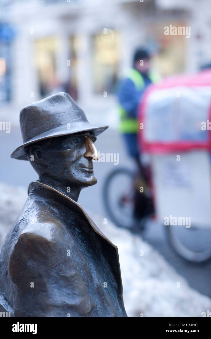 Julian Tuwim poet Statue Piotrkowska Lodz Poland Stock Photo - Alamy