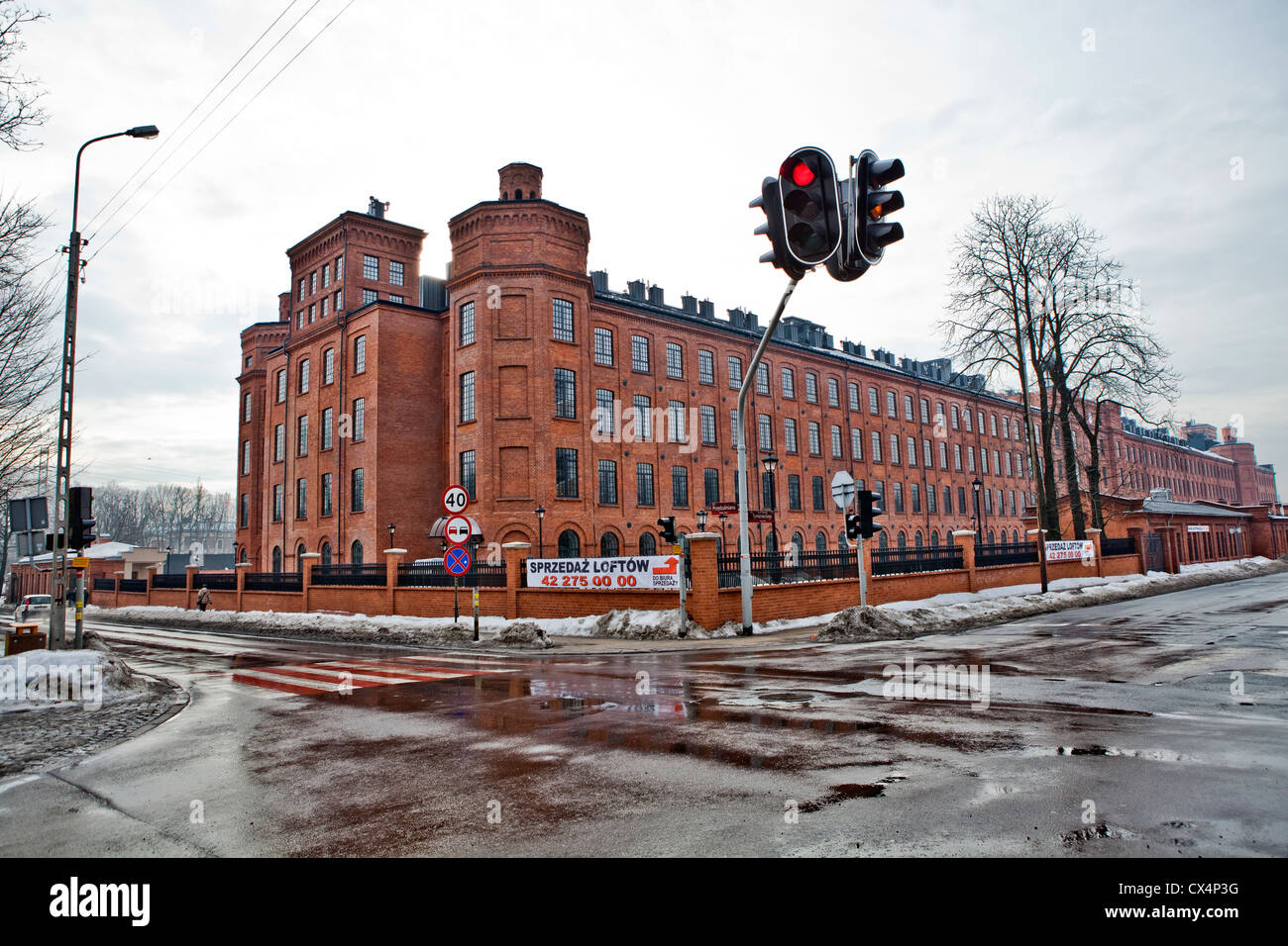 Old factory buildings hi-res stock photography and images - Alamy
