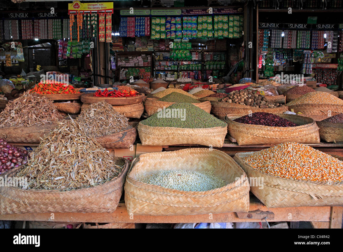 Balinese baskets hi-res stock photography and images - Alamy