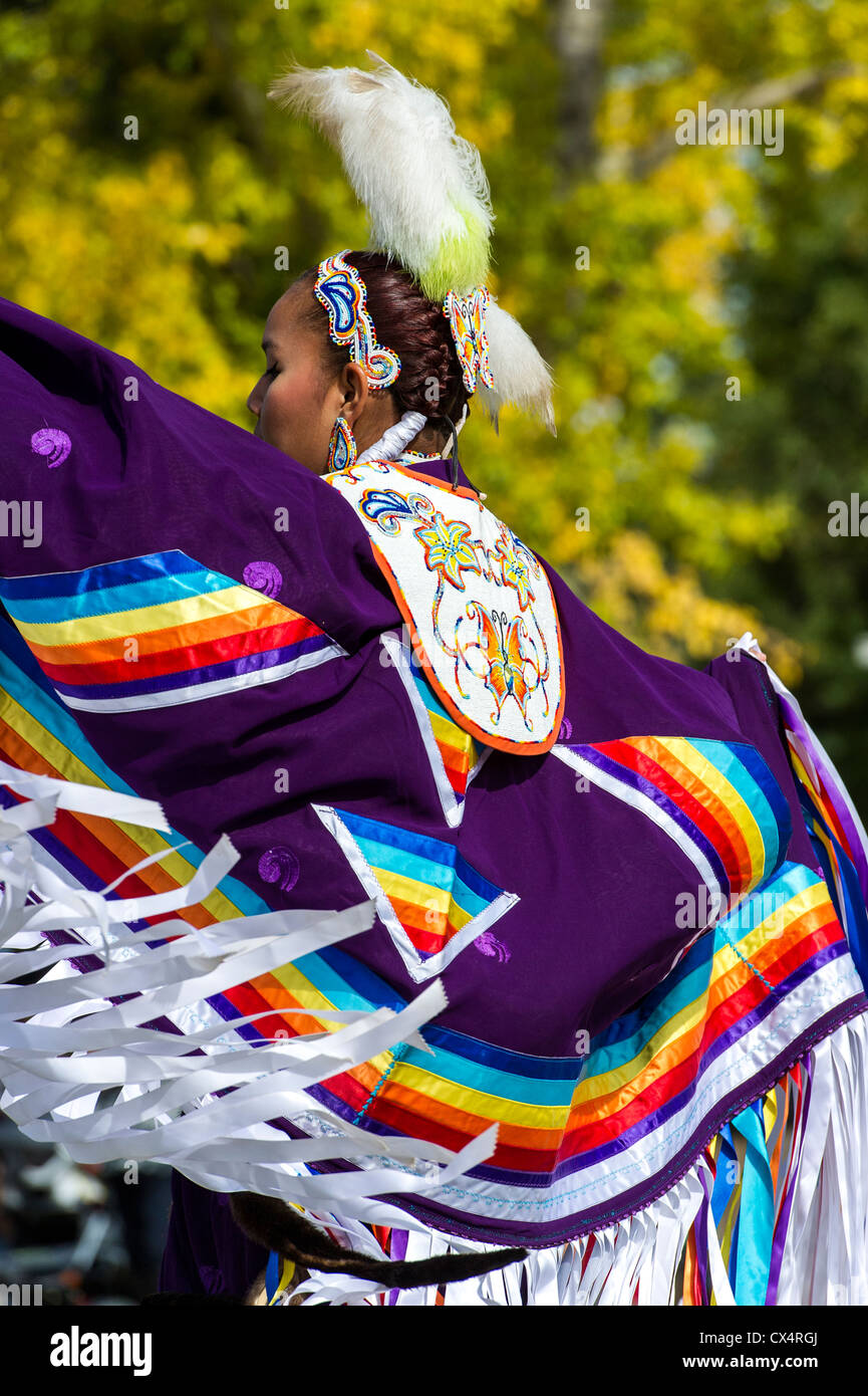 Aboriginal dress High Resolution Stock Photography and Images - Alamy