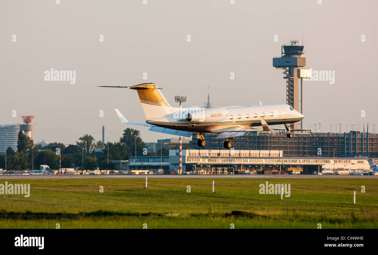 Private passenger airplane approaching Düsseldorf International Airport ...