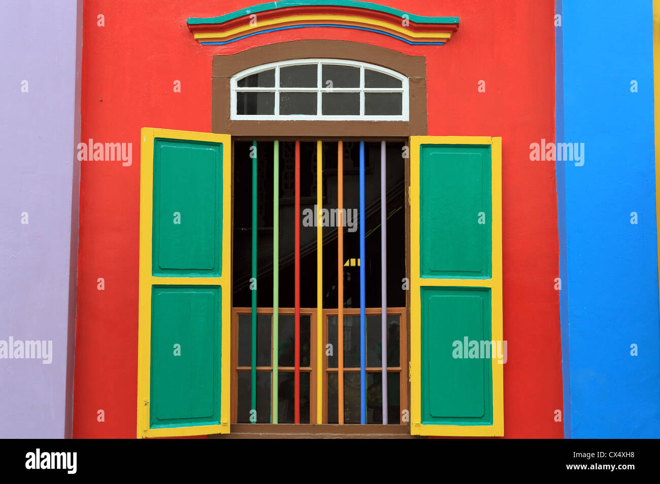 Brightly colored building in Little India, Singapore Stock Photo - Alamy