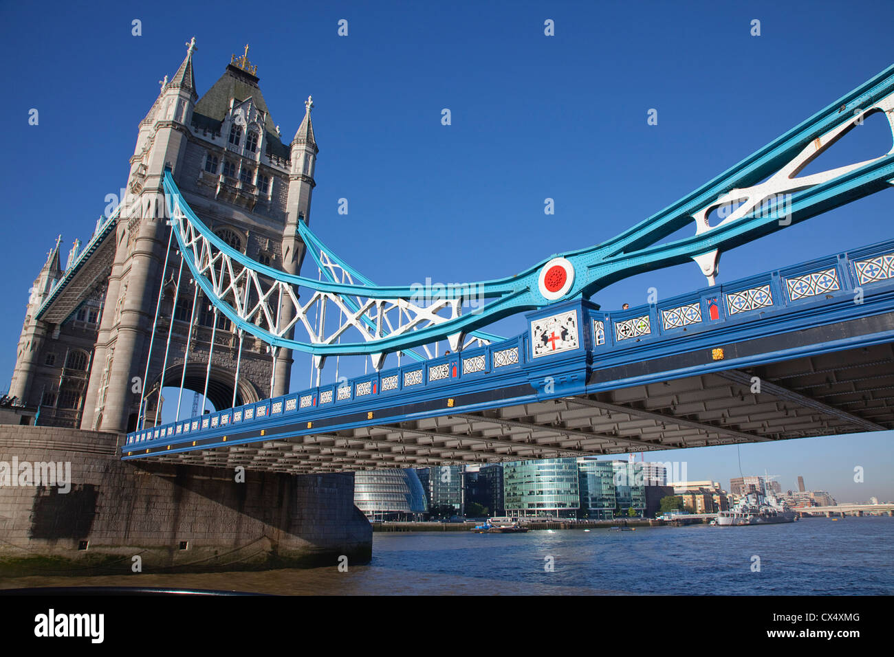 London blue bridge hi-res stock photography and images - Alamy