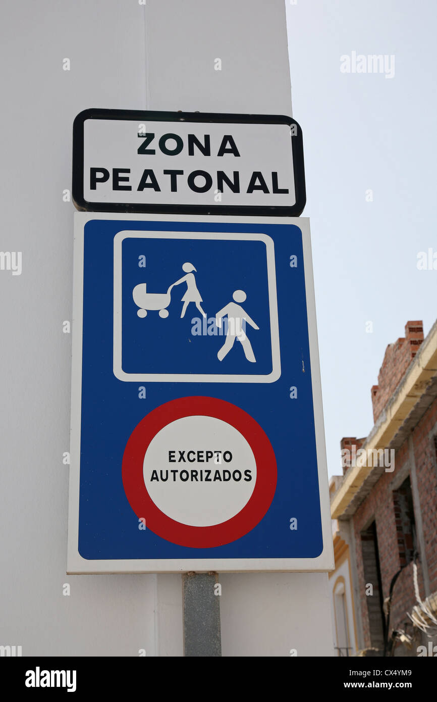 Pedestrianised zone hi-res stock photography and images - Alamy
