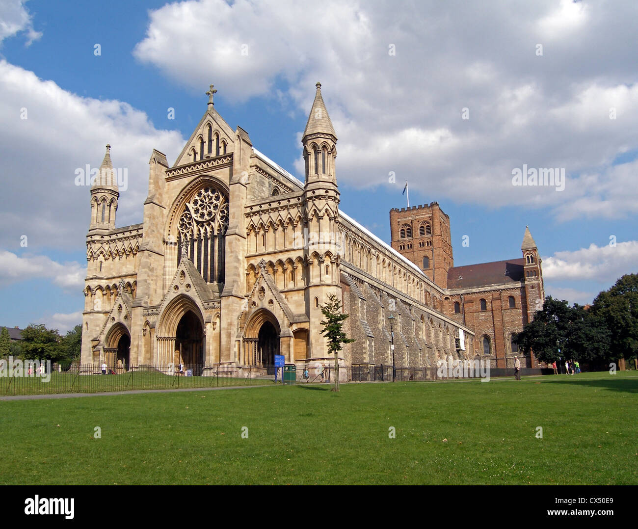 St alban cathedral hi-res stock photography and images - Alamy