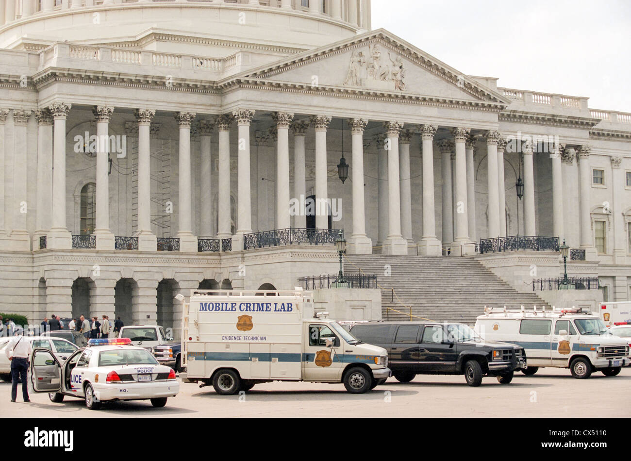 Emergency vehicles and police respond to a shooting at the US Capitol ...