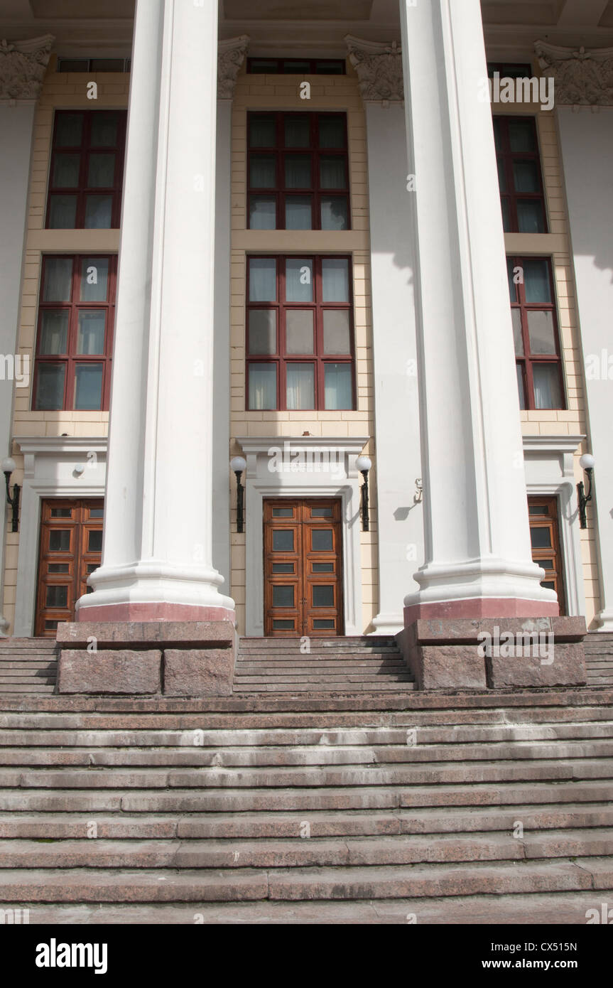 Russian Army theater, columns - fragment of the building Stock Photo ...