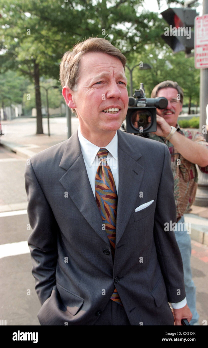 David Kendall, attorney for US President Bill Clinton, leaves the ...