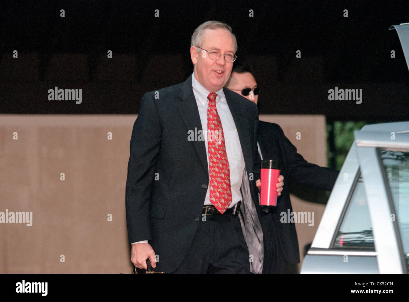 Kenneth Starr, the independent prosecutor investigating President ...