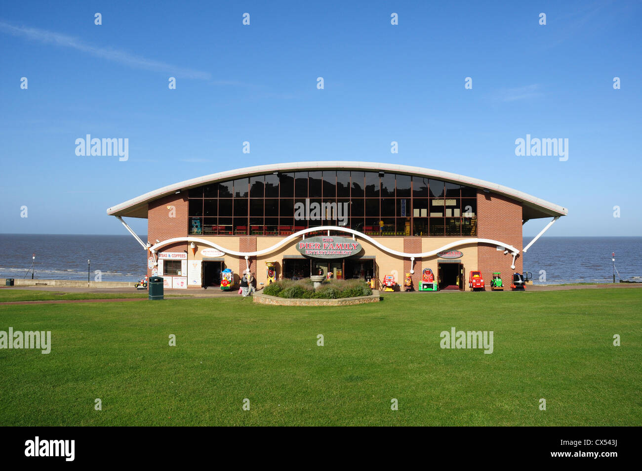 Hunstanton pier hi-res stock photography and images - Alamy
