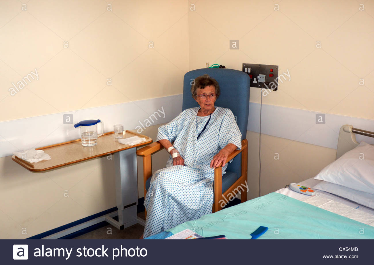 Frail Elderly Bed Stock Photos & Frail Elderly Bed Stock Images - Alamy