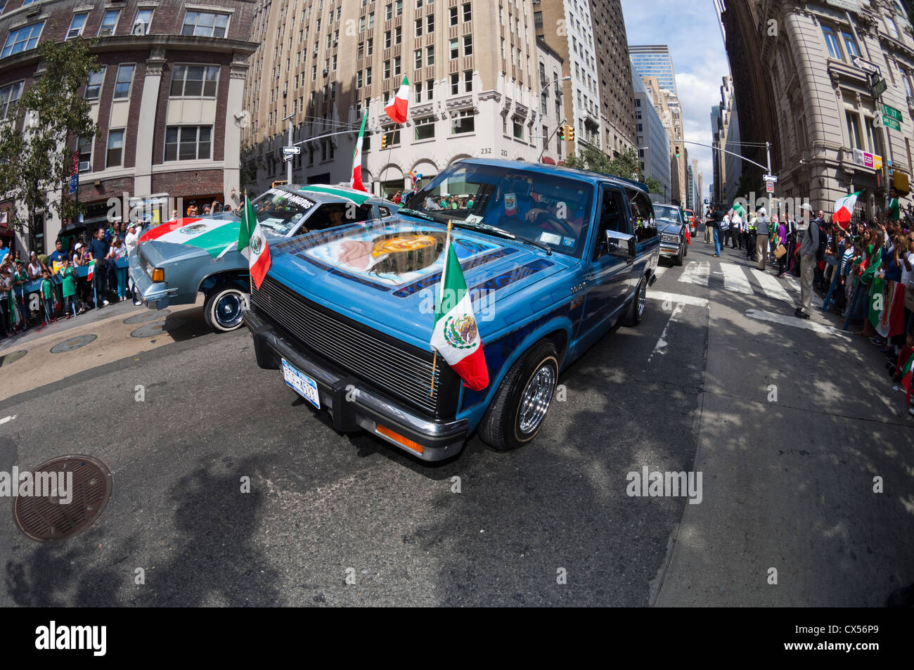 Mexican day parade cars nyc hi-res stock photography and images - Alamy