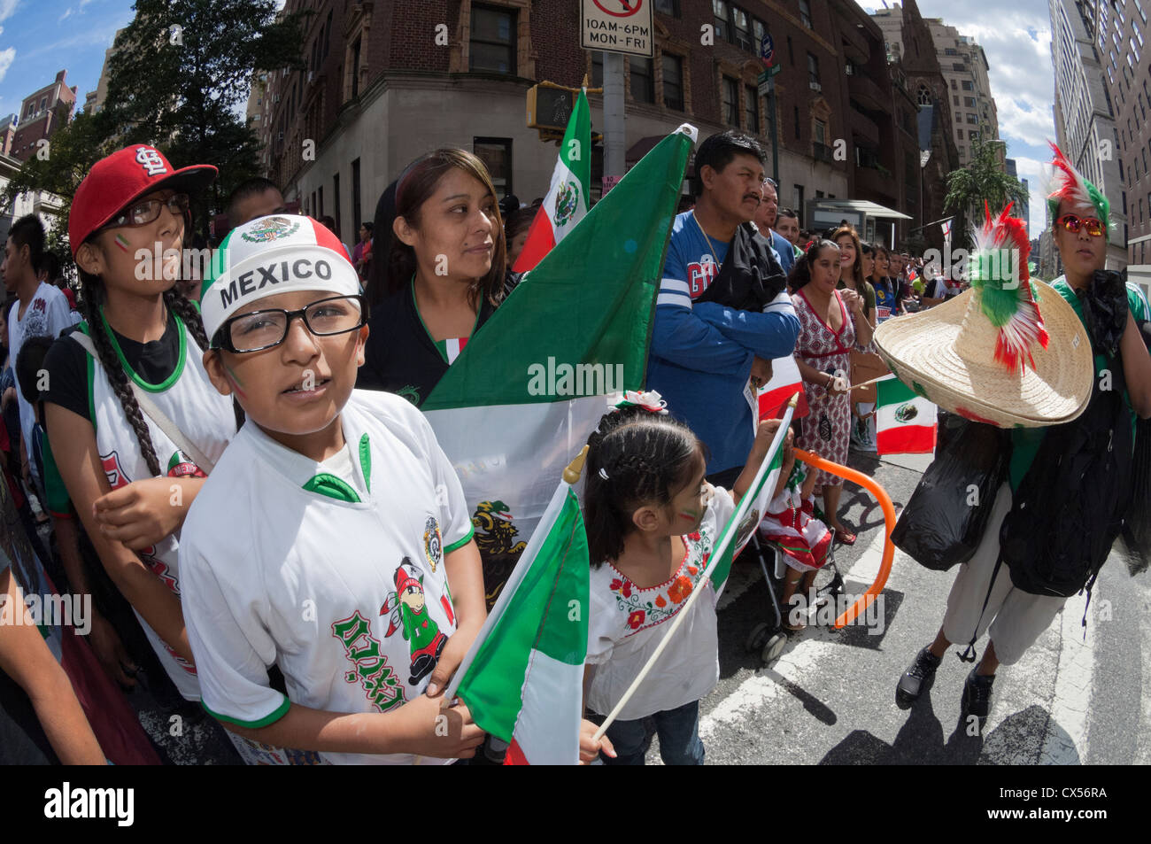 Annual mexican independence day parade hi-res stock photography and ...