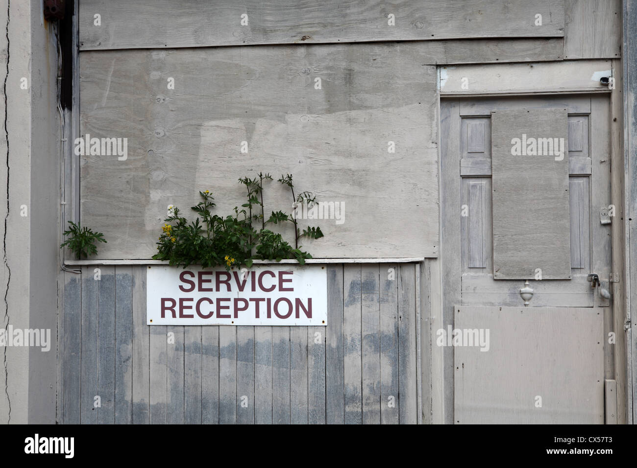 Garage service reception hi-res stock photography and images - Alamy