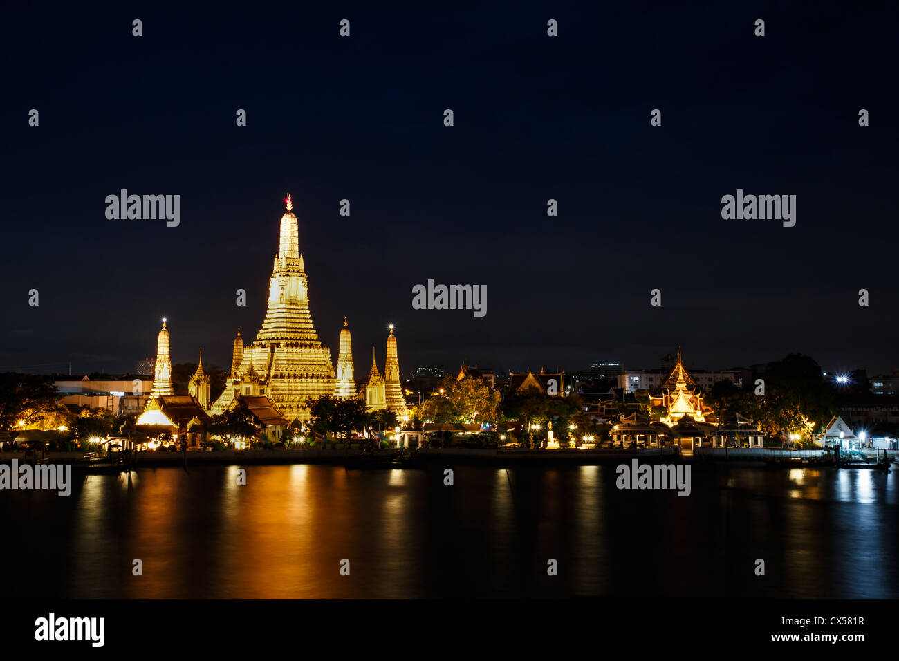 Wat Arun, Temple of Dawn at night, Bangkok, Thailand Stock Photo - Alamy