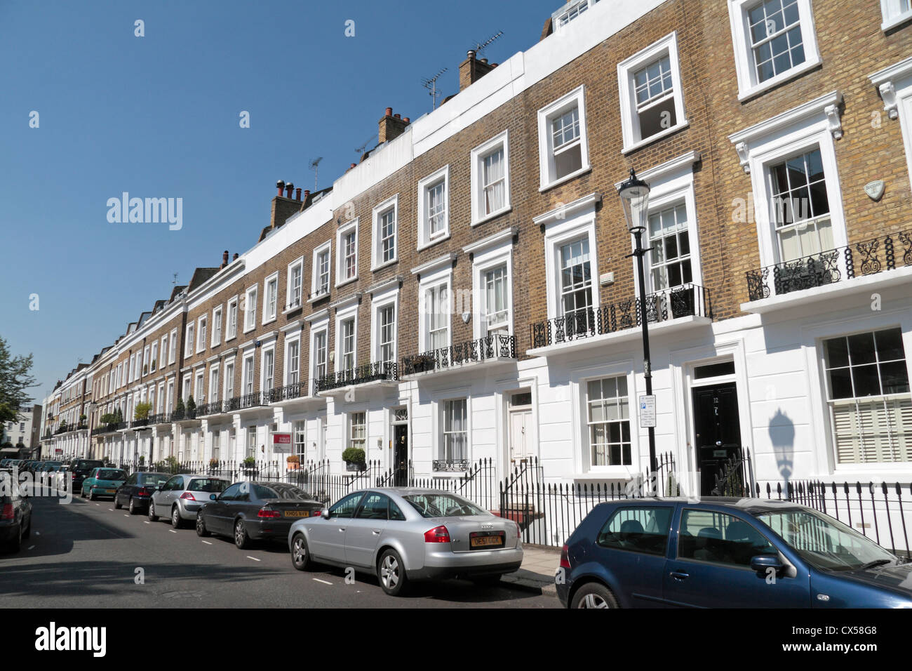 General view down Rawlings Street, Chelsea, London, SW3, UK Stock Photo ...