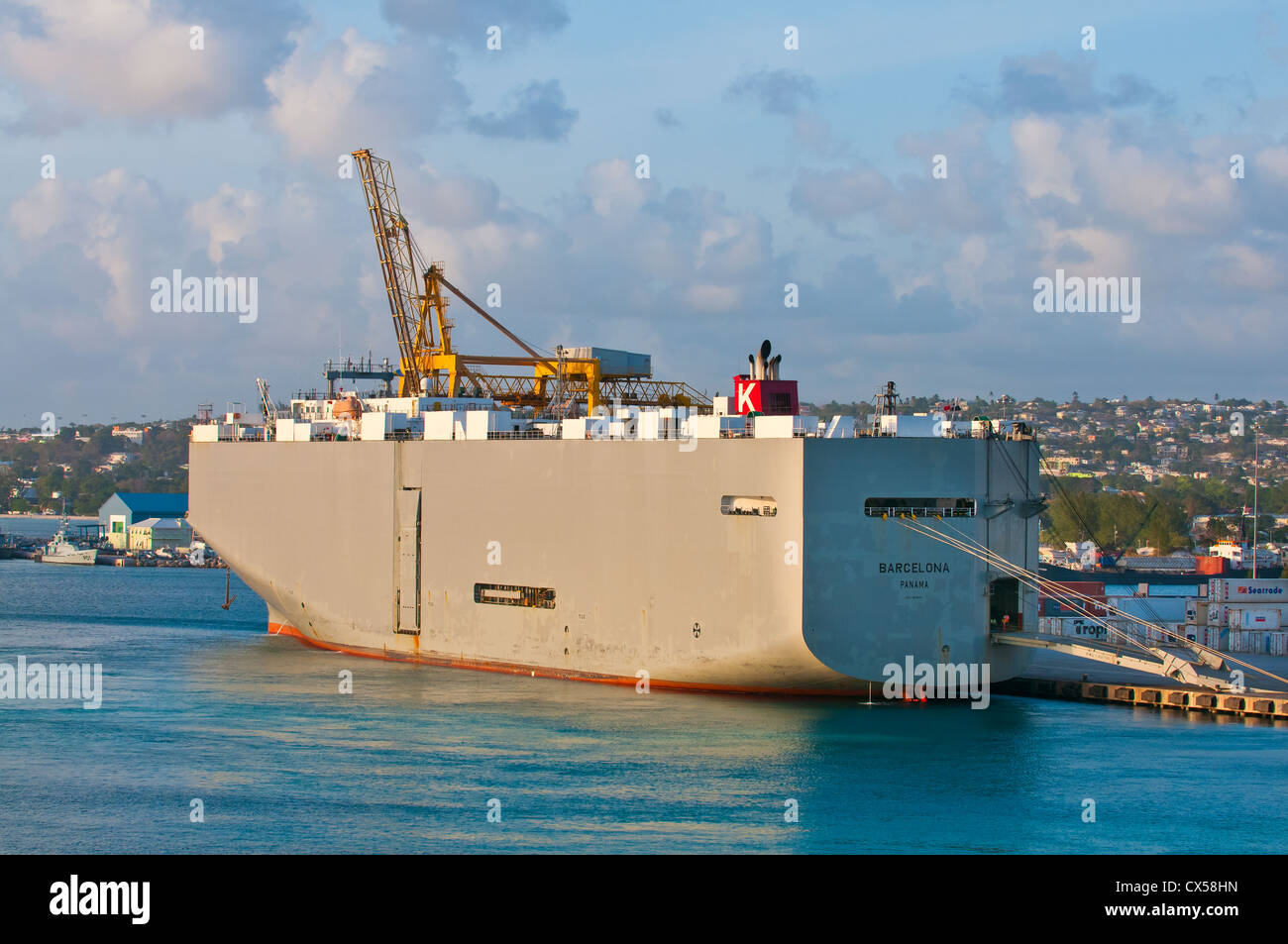 Ship containers caribbean hi-res stock photography and images - Alamy