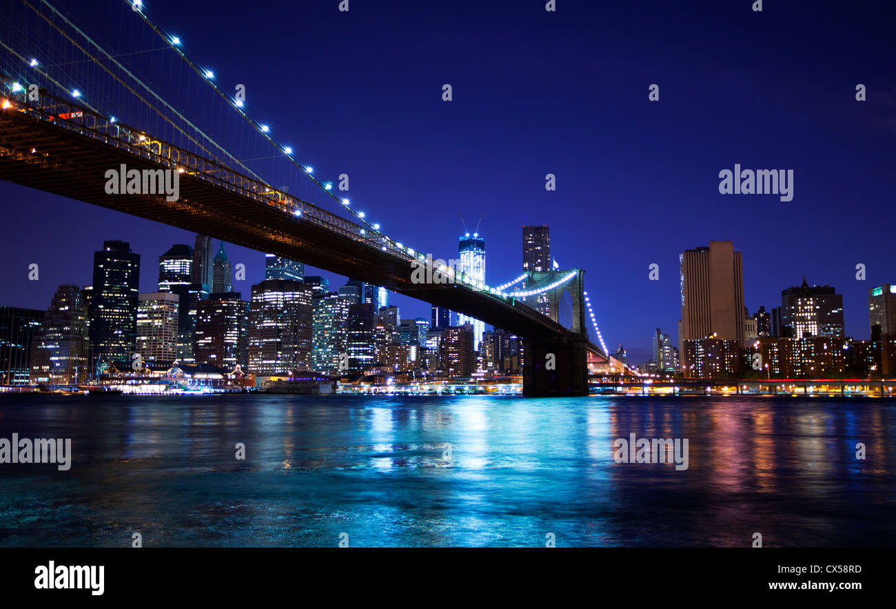 Brooklyn bridge and skyline at night Stock Photo - Alamy