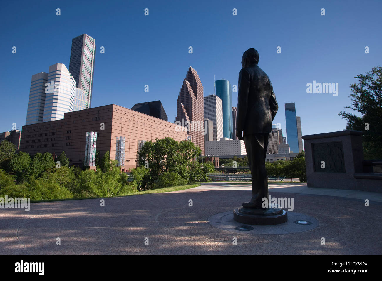 STATUE GEORGE H W BUSH MONUMENT (©CHAS FAGAN 2004) SESQUICENTENNIAL ...