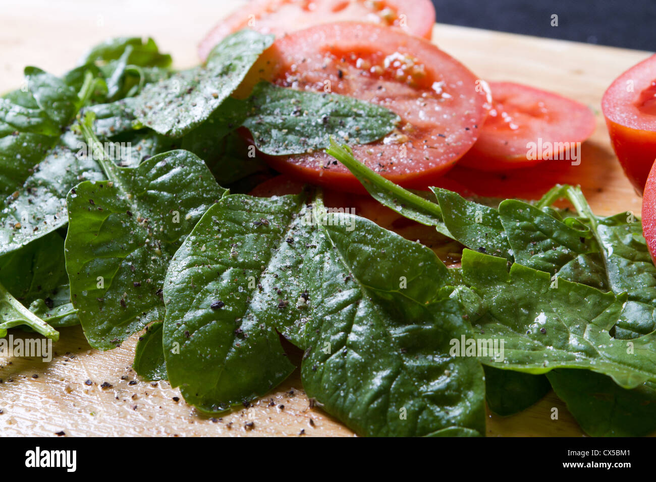 Raw baby spinach leaf hi-res stock photography and images - Alamy
