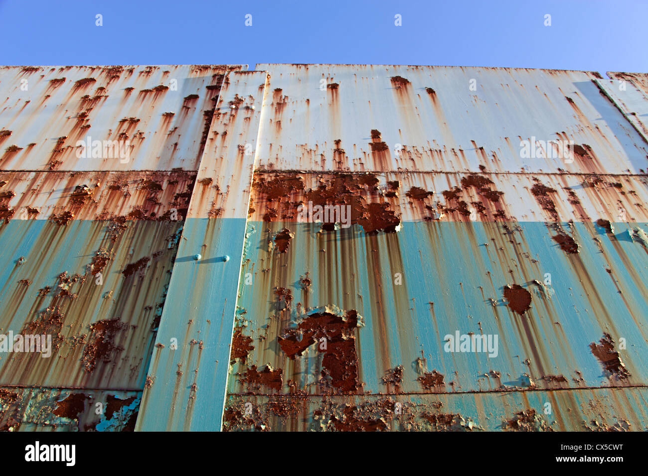 Rusted metal wall with green paint Stock Photo - Alamy