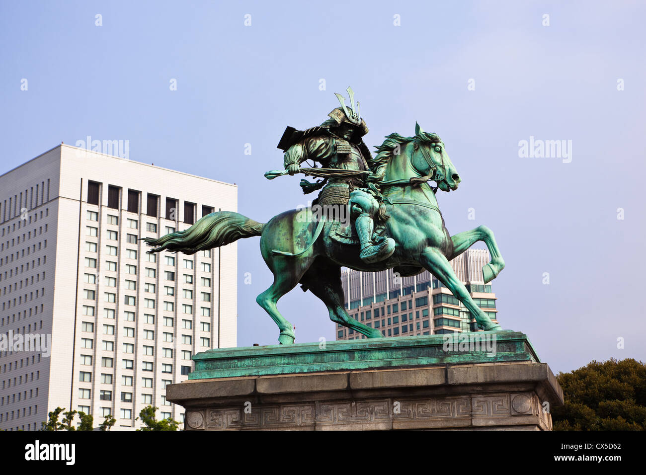 tokyo: statue of kusunoki masashige Stock Photo - Alamy