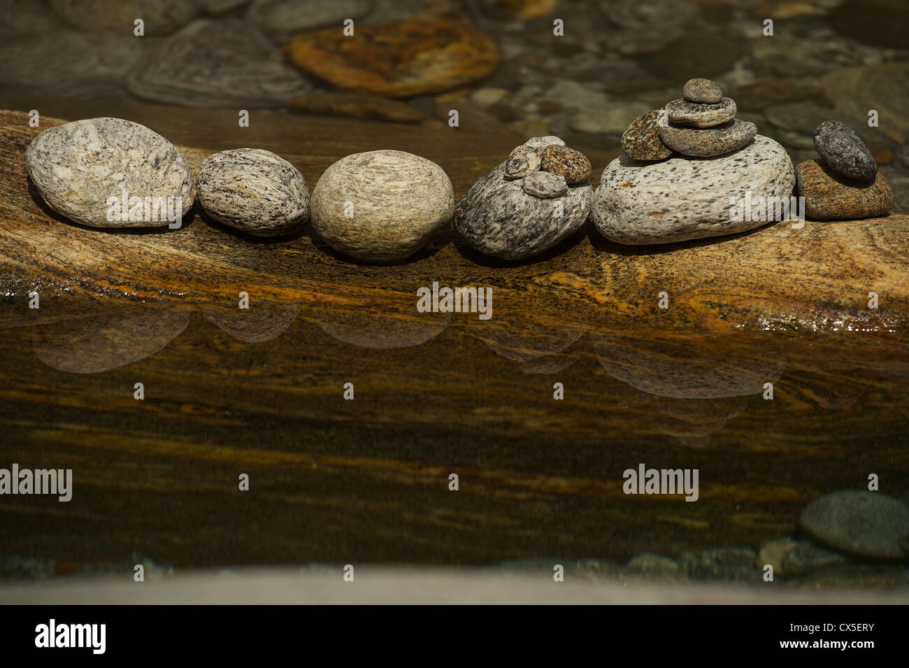 Stones row hi-res stock photography and images - Alamy