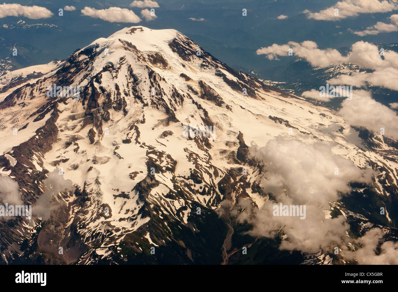 Mount rainier aerial hi-res stock photography and images - Alamy