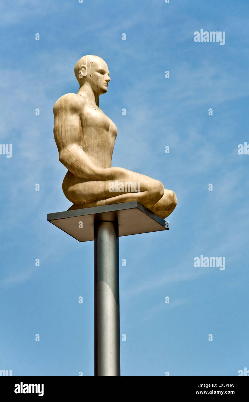 One of the seven statues from "Conversation à Nice" by Jaume Plensa on ...