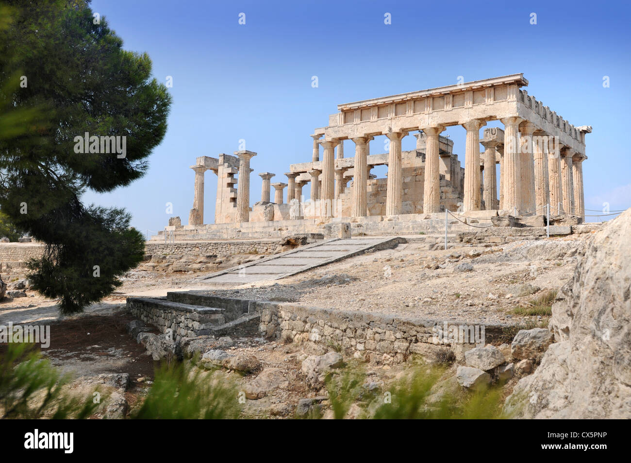 The temple of aphaia on the island of aegina hi-res stock photography ...