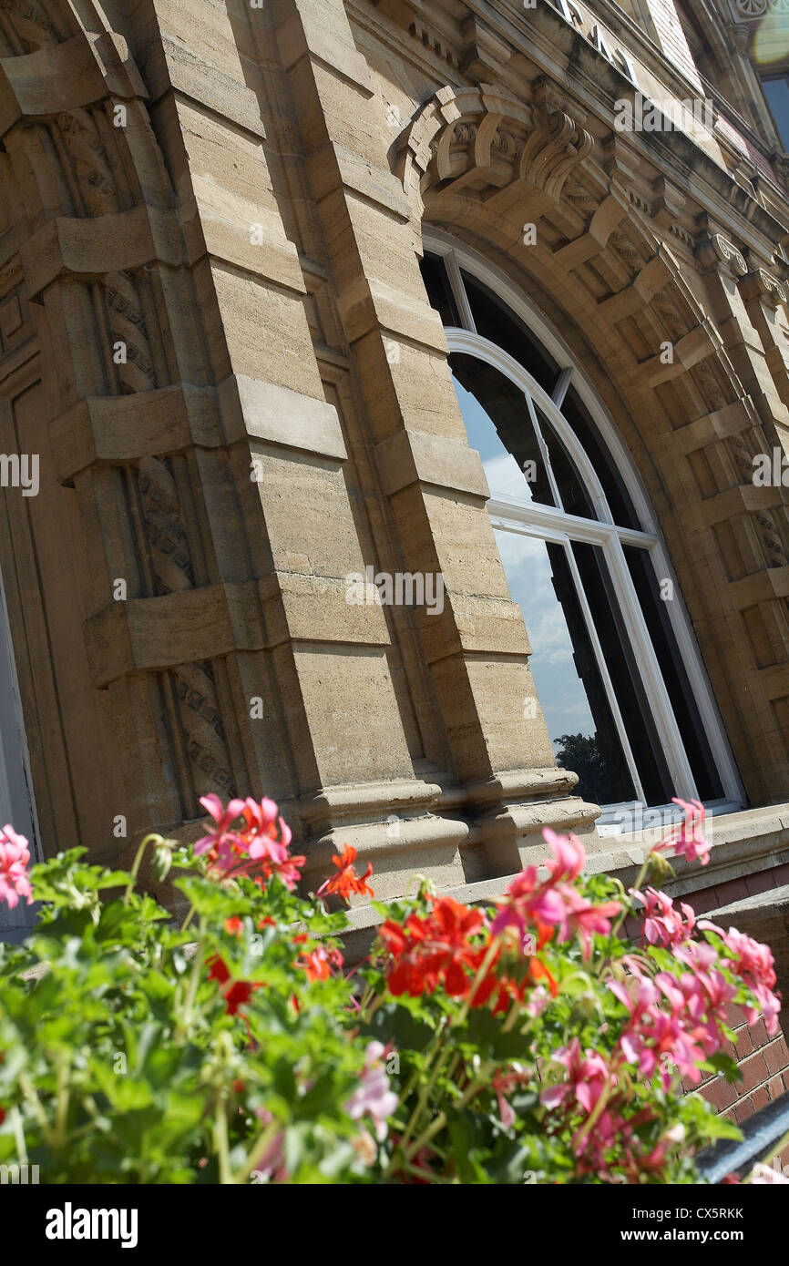 Arched window on a Victorian building in London Stock Photo - Alamy