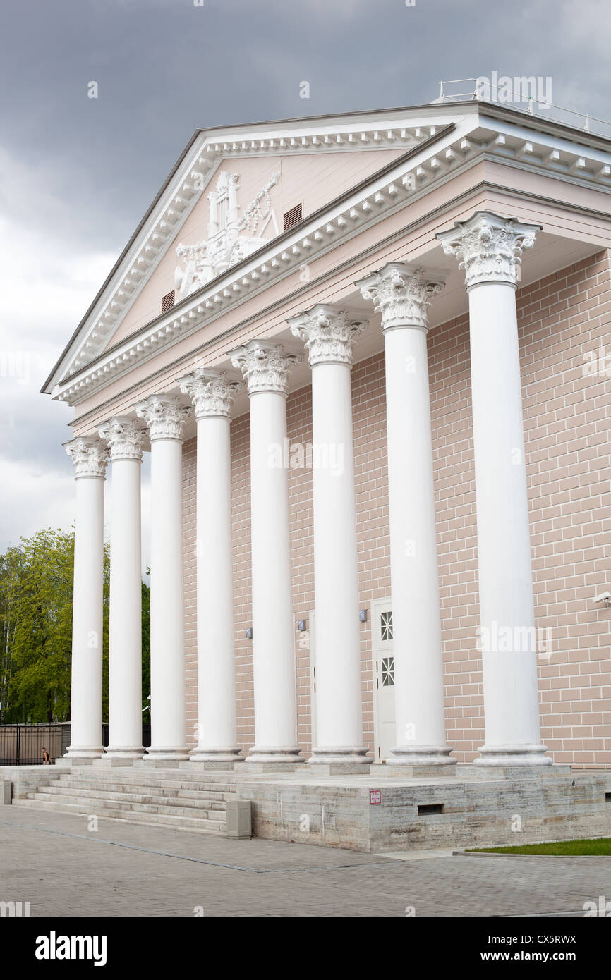 Building columns hi-res stock photography and images - Alamy