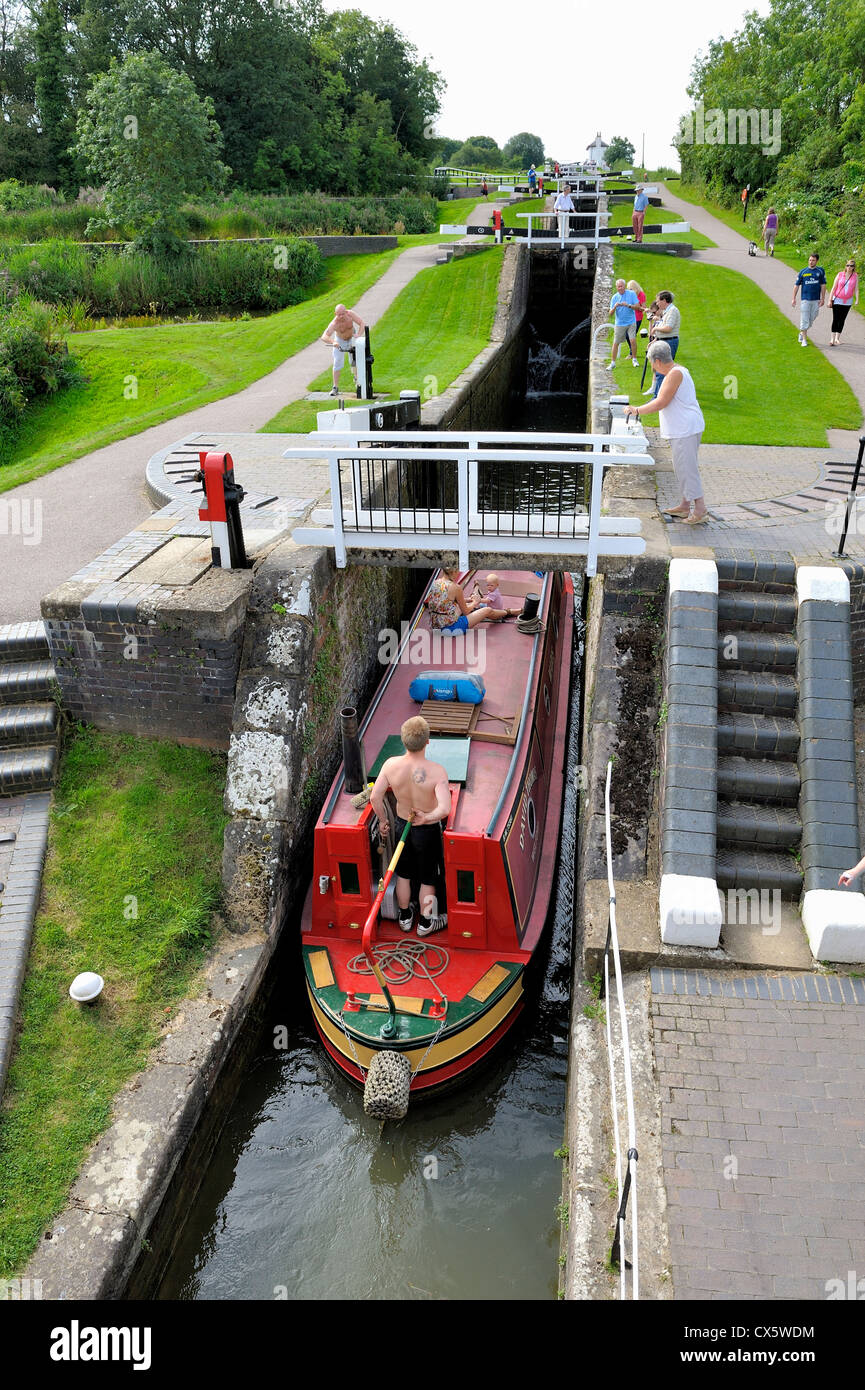 Red narrow boat hi-res stock photography and images - Alamy
