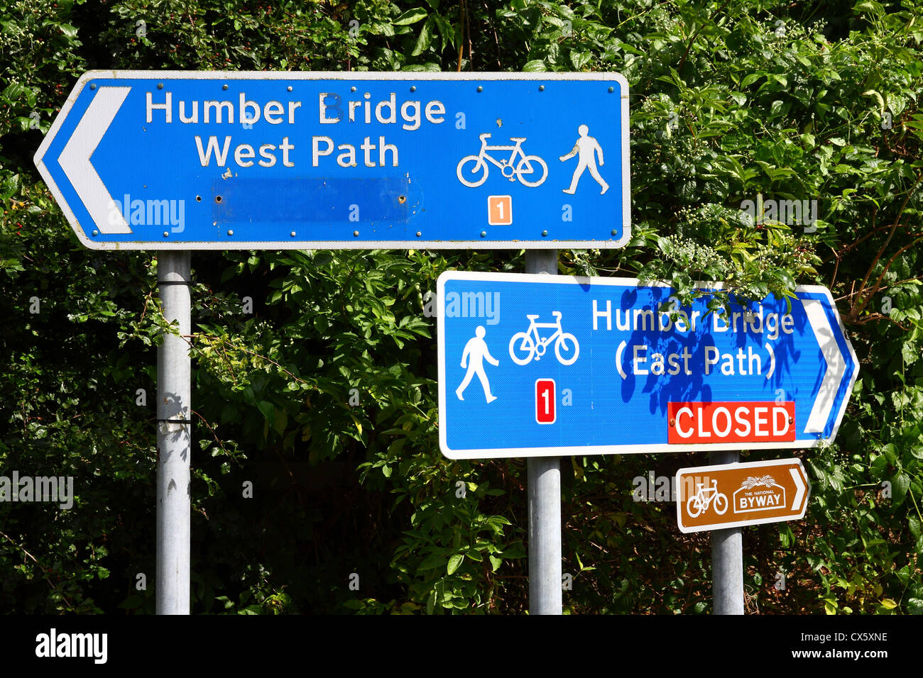Humber Bridge Sign Posts leading to walk ways Stock Photo - Alamy
