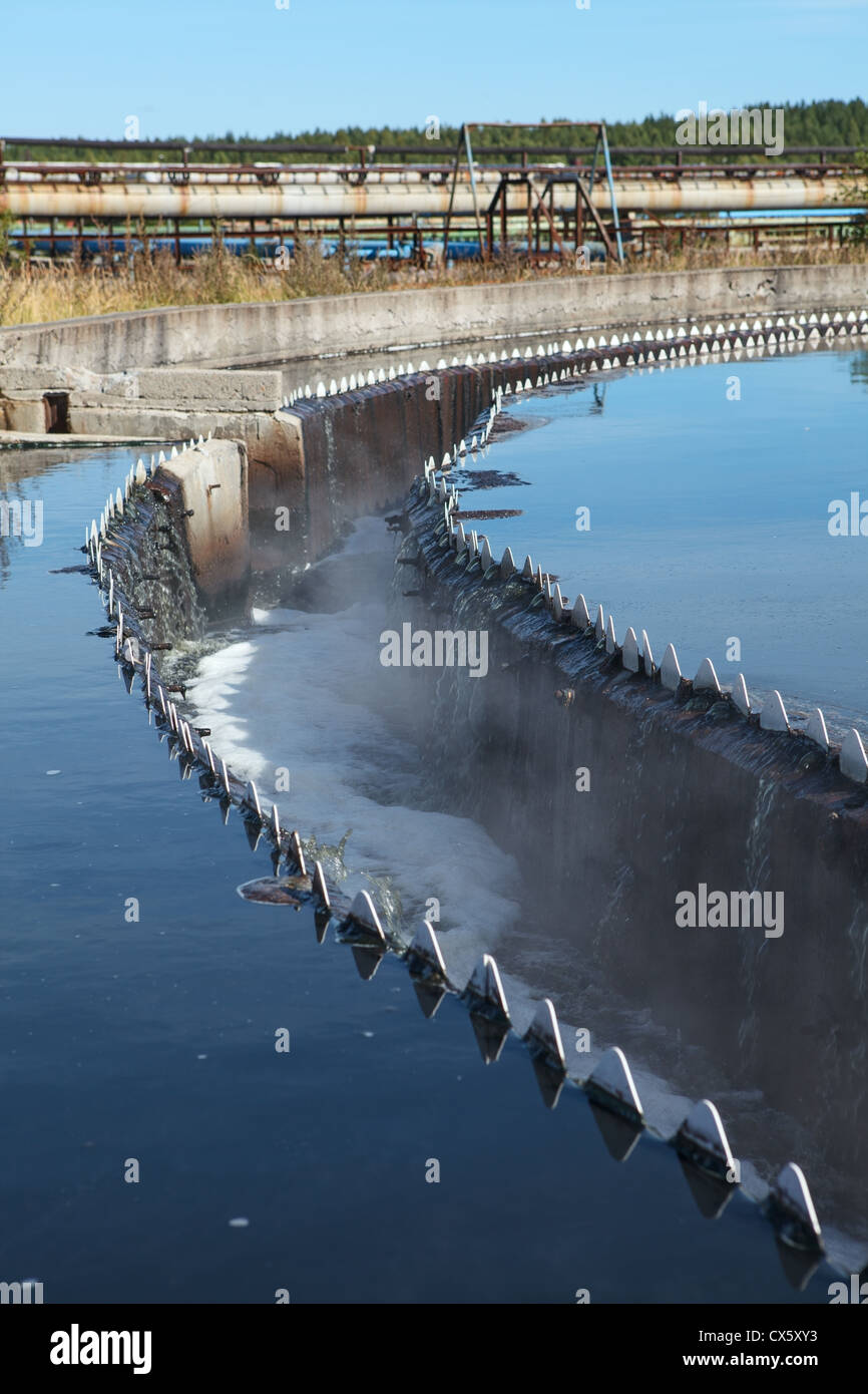 Drainage in sedimentation reservoir with clean water overflowing ...