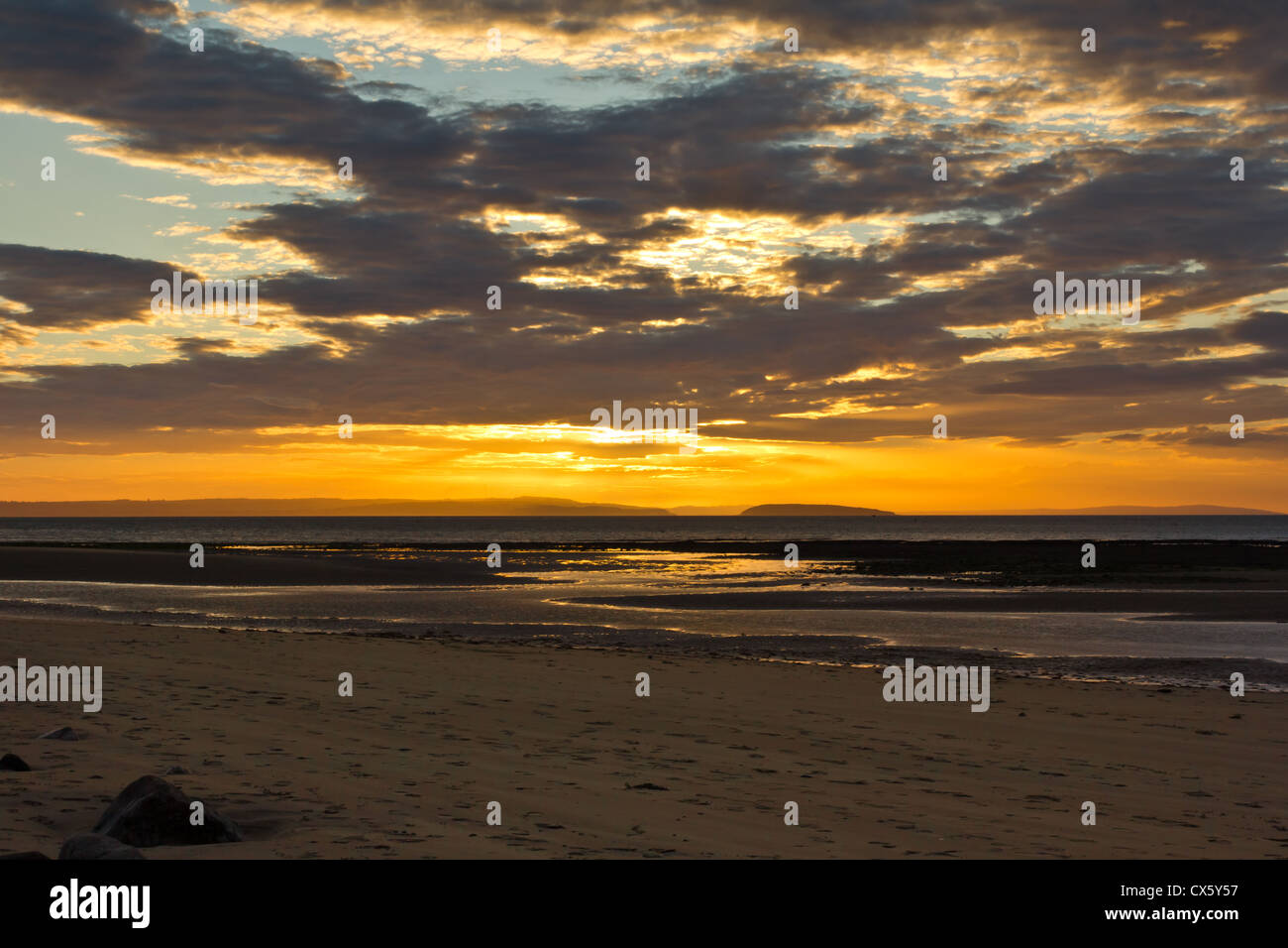 Sunset over anglesey hi-res stock photography and images - Alamy