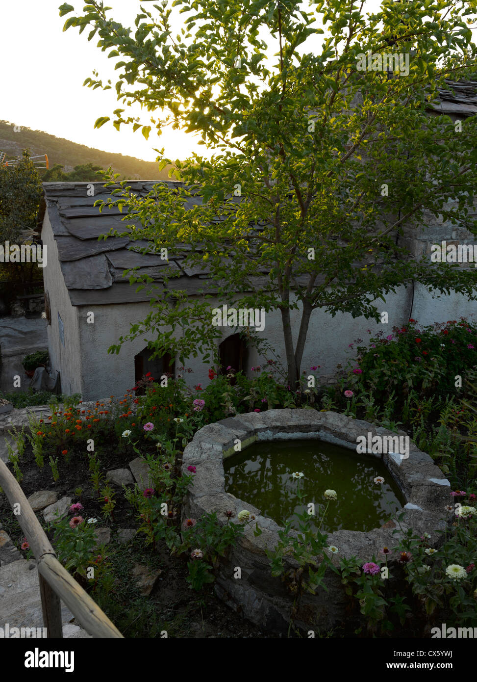 Greek farmhouse hi-res stock photography and images - Alamy