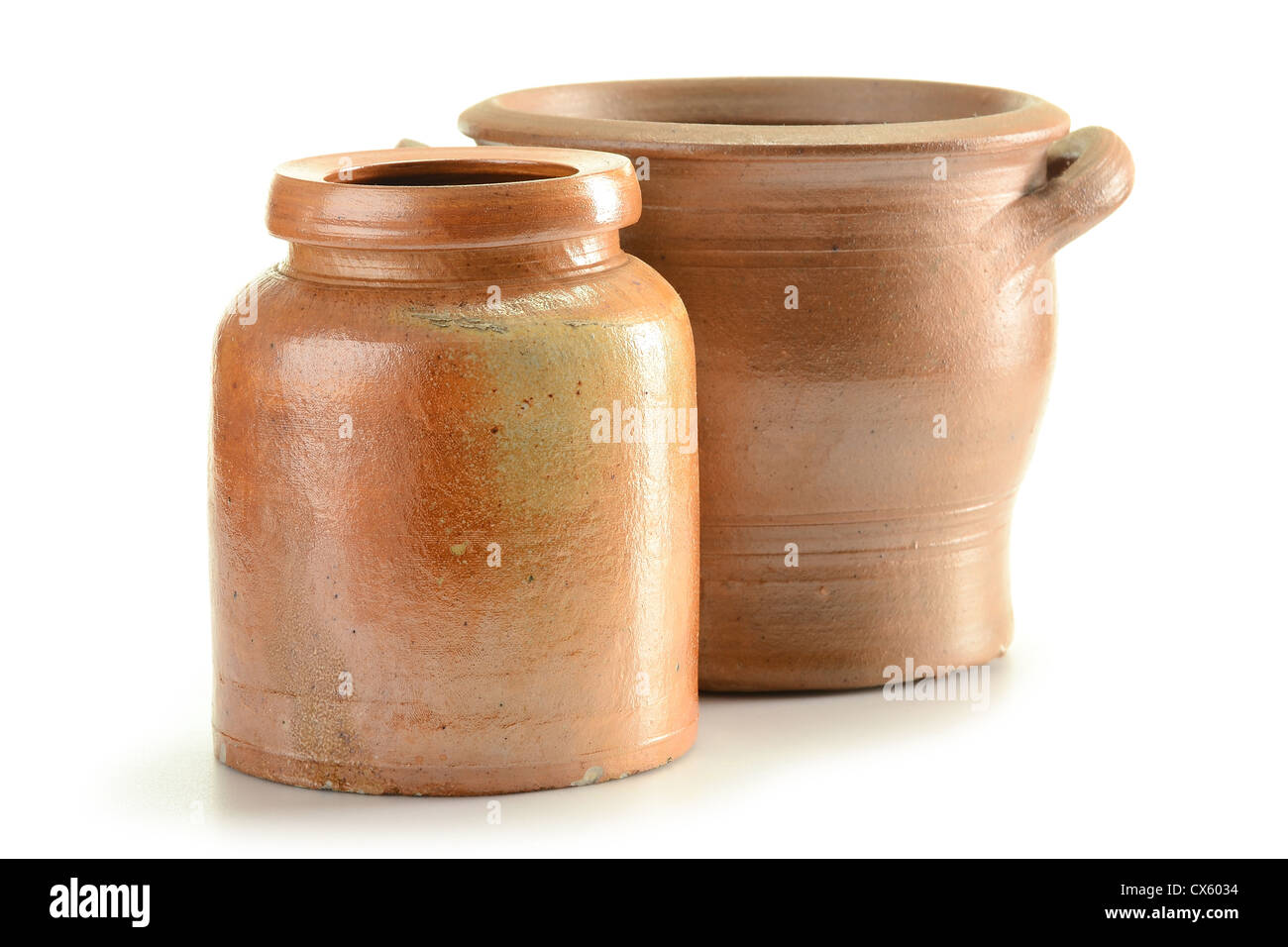 Old pottery. Kitchen dishes Stock Photo - Alamy