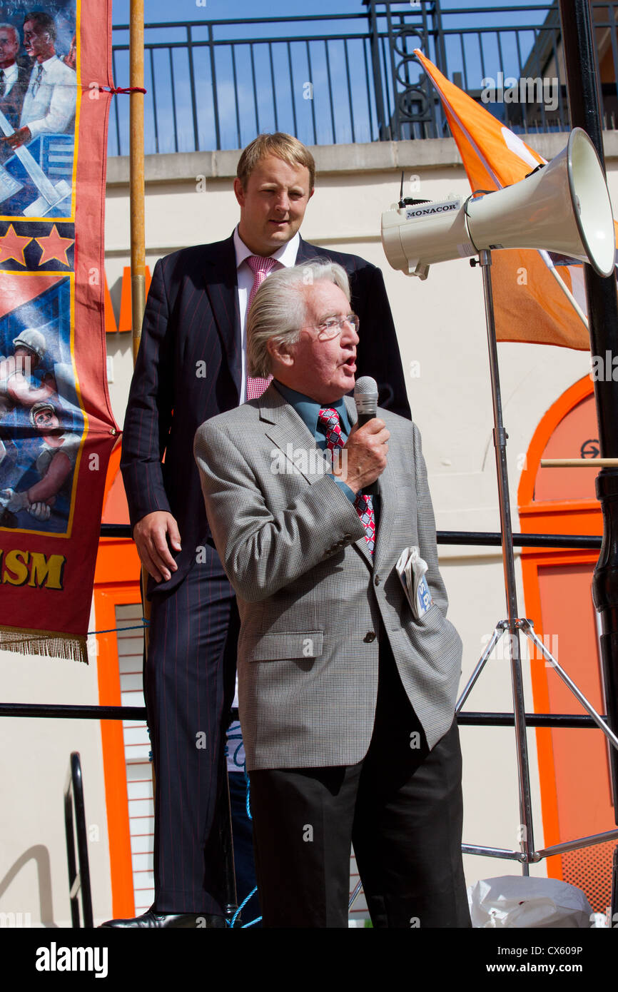 Dennis Skinner MP speaking in support of Remploy workers in ...