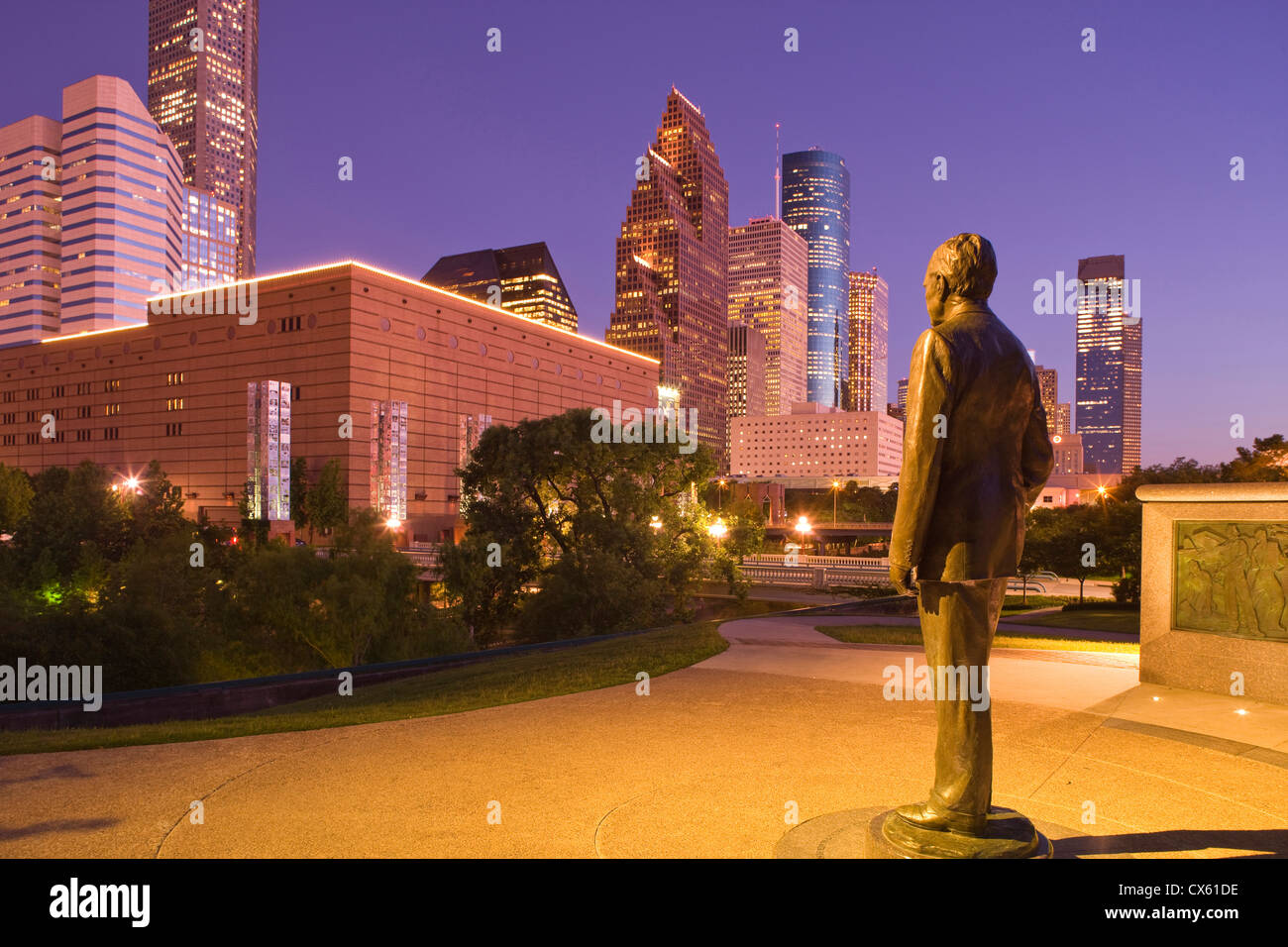 STATUE GEORGE H W BUSH MONUMENT (©CHAS FAGAN 2004) SESQUICENTENNIAL ...