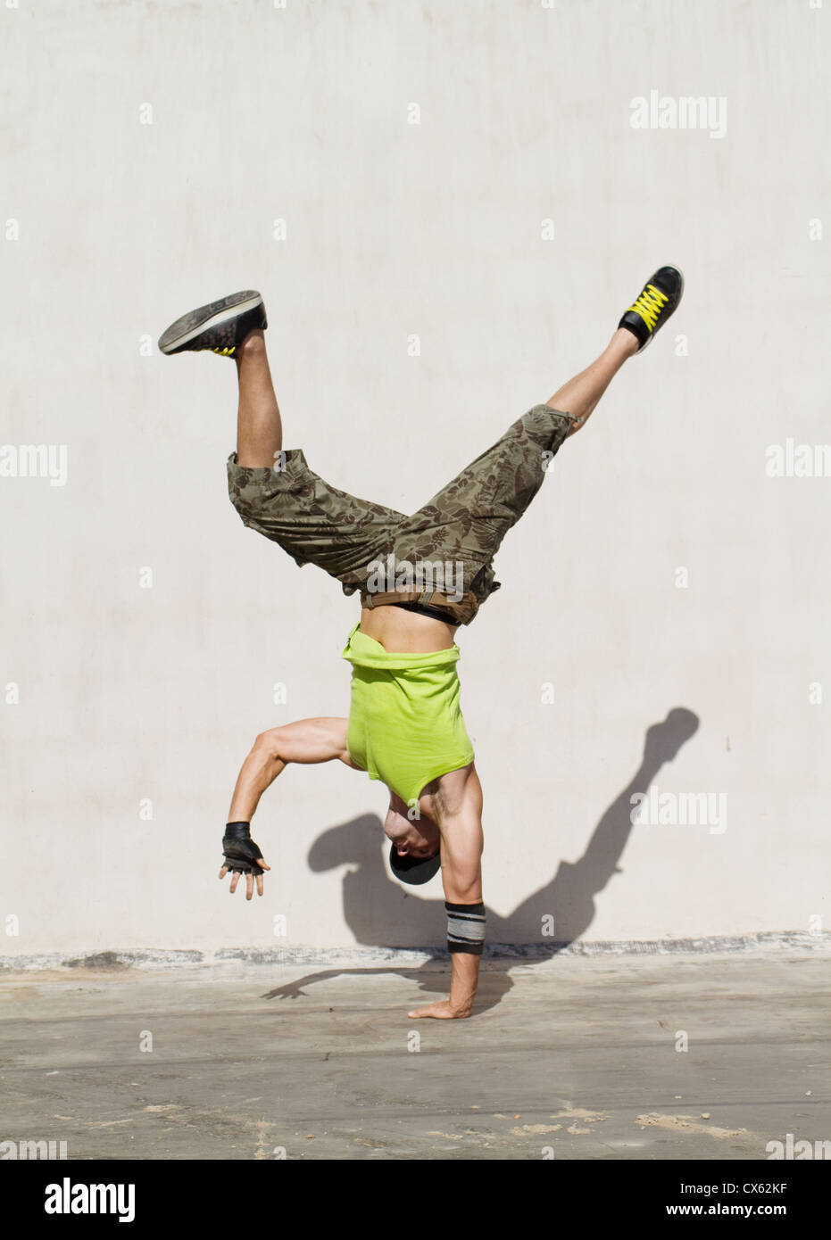 Break dance hi-res stock photography and images - Alamy