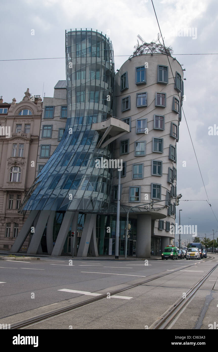 Dancing house gehry hi-res stock photography and images - Alamy