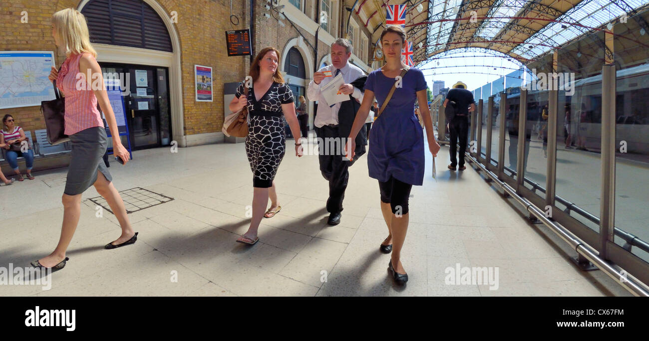 1 platform station hi-res stock photography and images - Alamy
