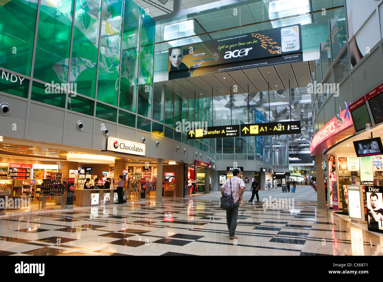 Changi airport shop singapore hi-res stock photography and images - Alamy