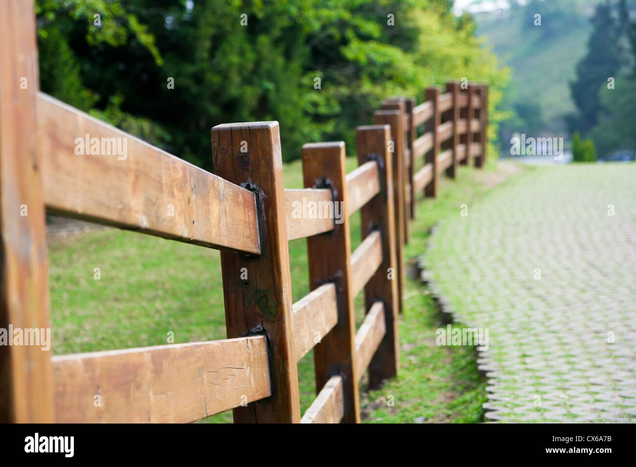 Wooden gate in a park Stock Photo - Alamy