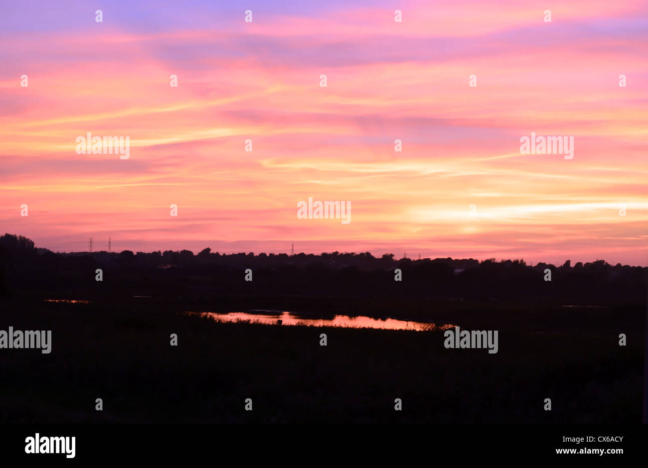 Red sunsets hi-res stock photography and images - Alamy