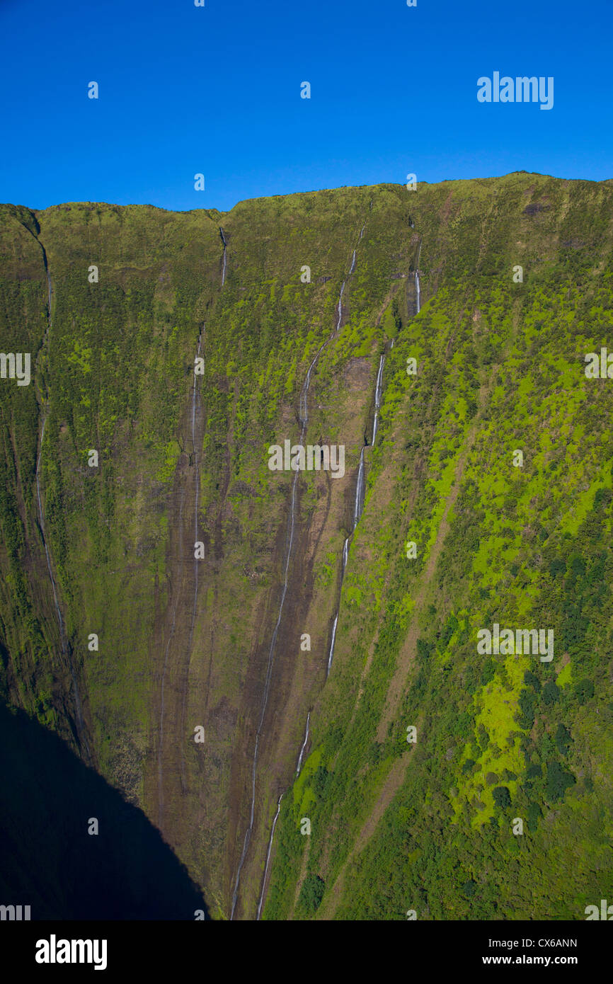 Hawaii big island waimanu valley hi-res stock photography and images ...